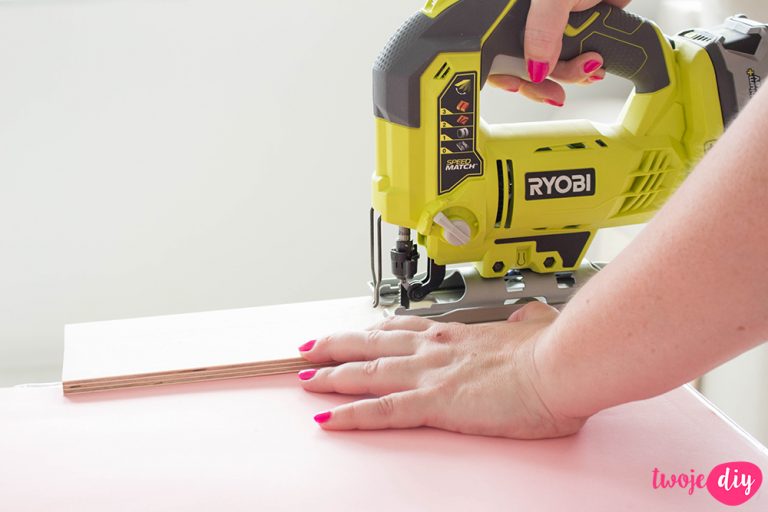 Mini toaletka na kosmetyki, którą powinna mieć każda kobieta | Twoje DIY